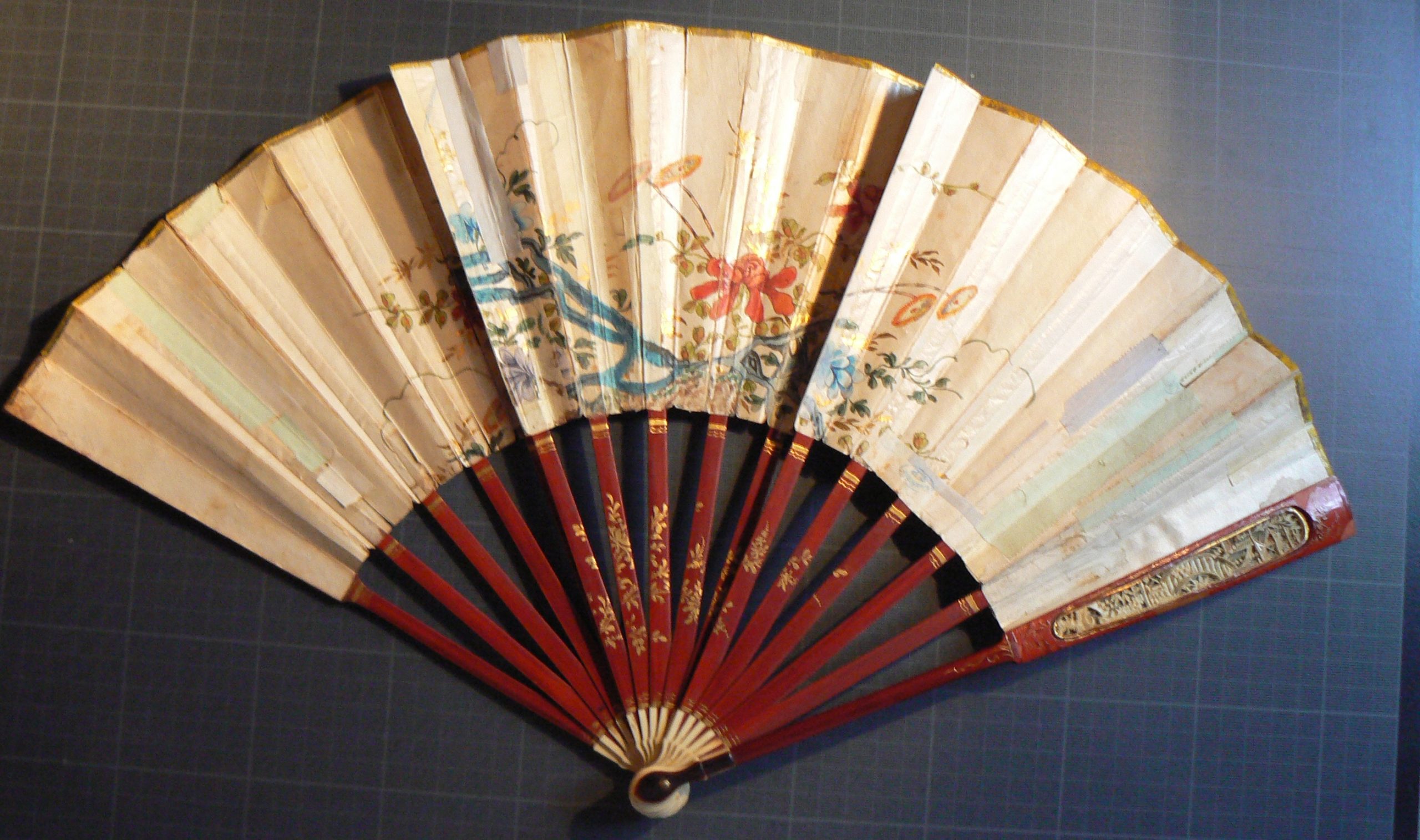 Eventails - L’Utile Zéphyr - Restauration d'éventails et de globes ...